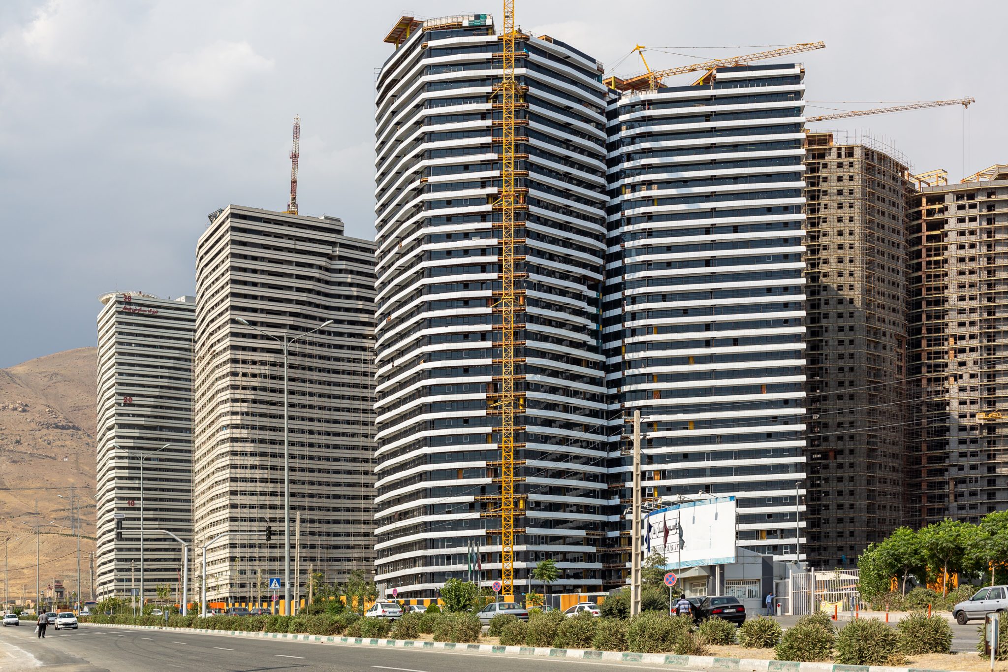 الماس-B1-200M-F20/21-V8 - شرکت تربت پاک